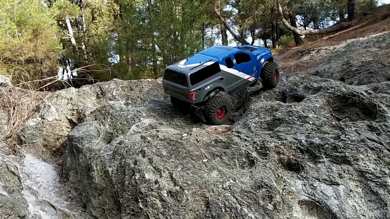 TRAXXAS TRX-4 with Proline Ford Raptor body. - YouTube