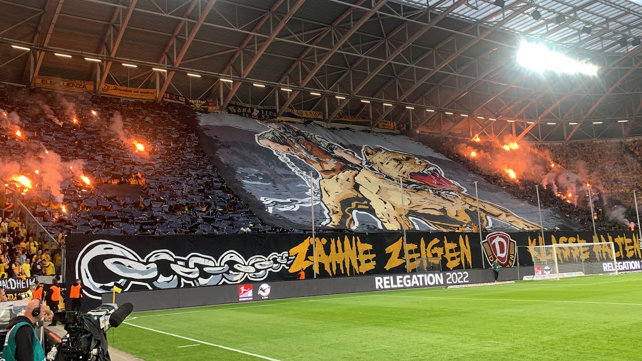 Dynamo Dresden | 1.FC Kaiserslautern Choreo K-Block zur Relegation 2022 ...