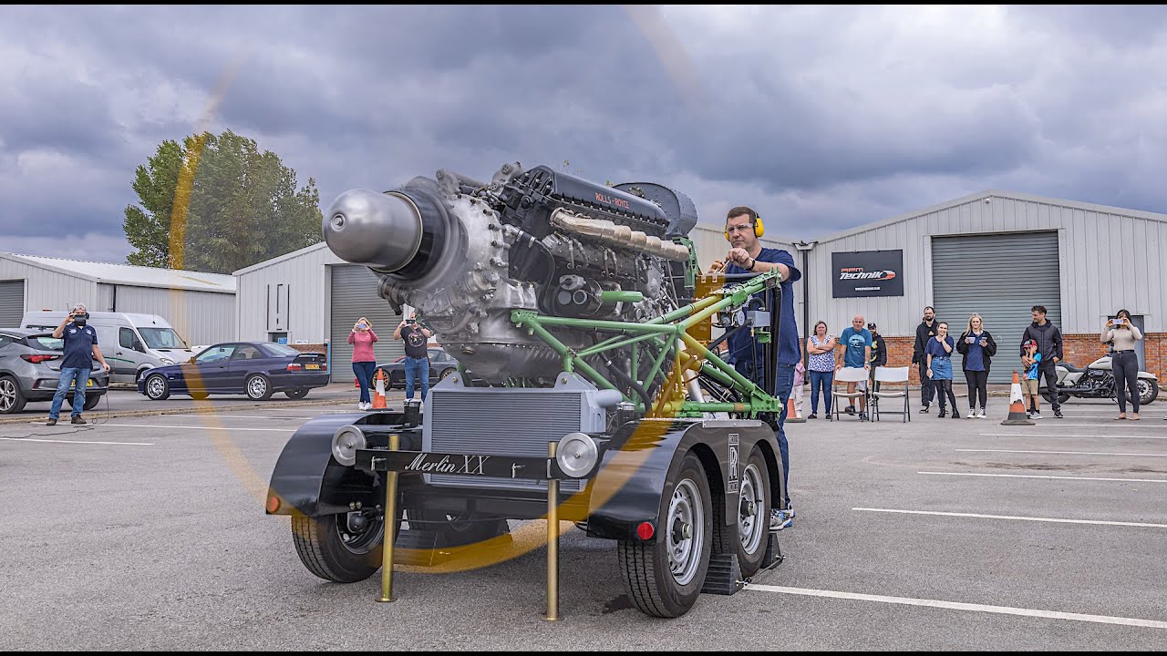 Inaugural run of a 1942 ex-Hawker Hurricane Rolls-Royce Merlin XX aero ...