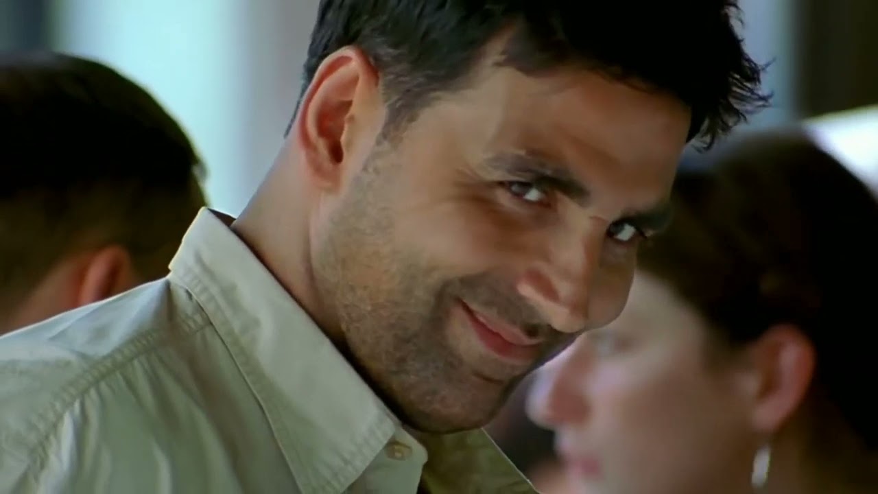 Akshay kumar smiling meme - YouTube