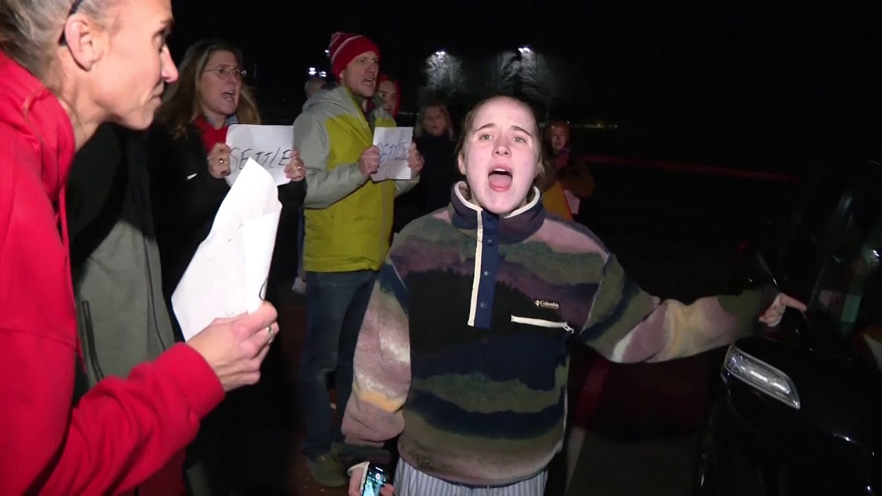 Tensions boil over in Marblehead as teachers strike continues - YouTube