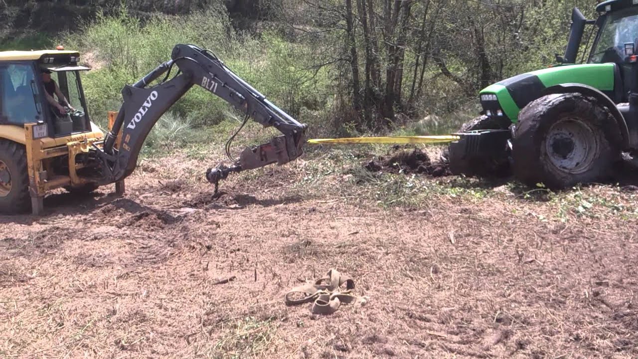 Deutz M640 rescued with Volvo backhoe loader. - YouTube