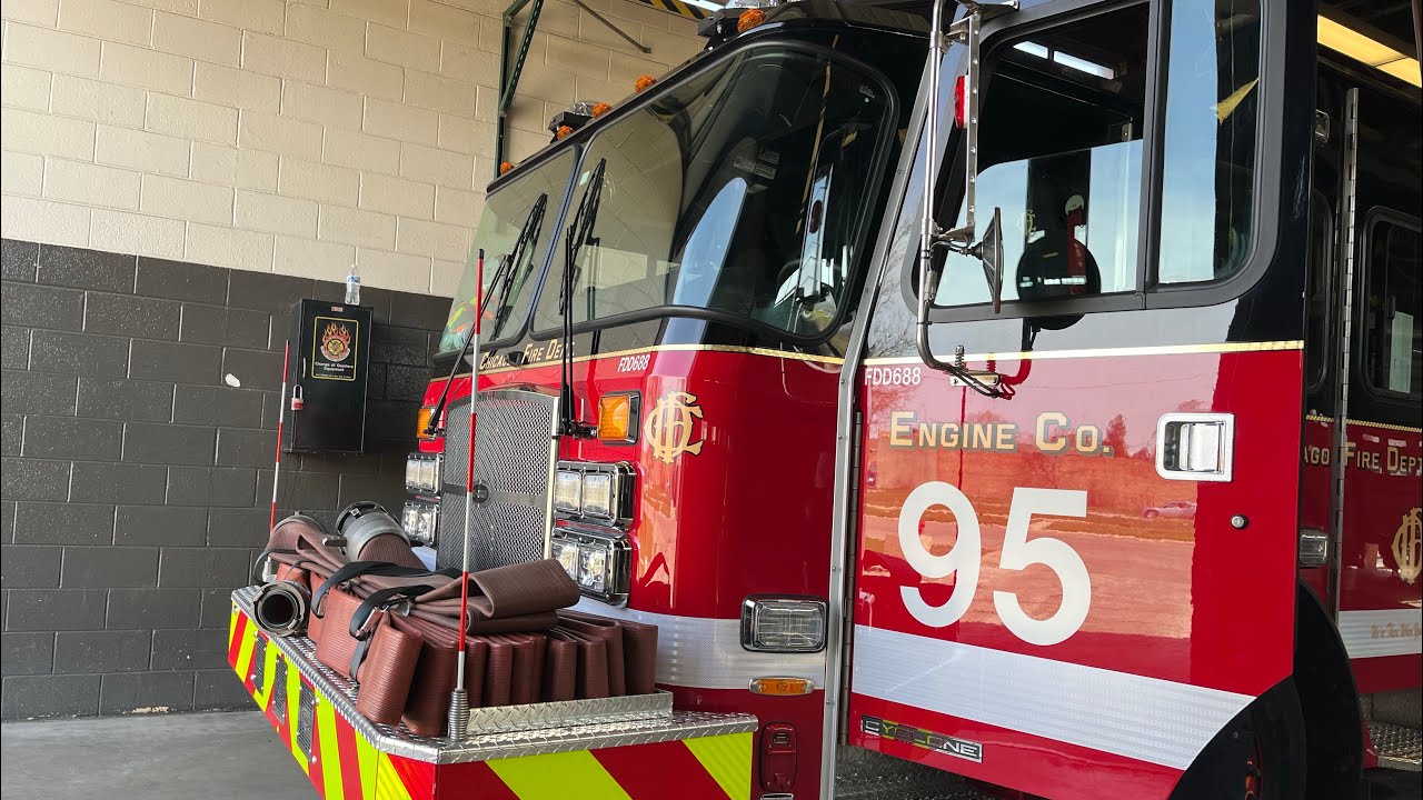 Chicago fire department Engine 95 walk around - YouTube