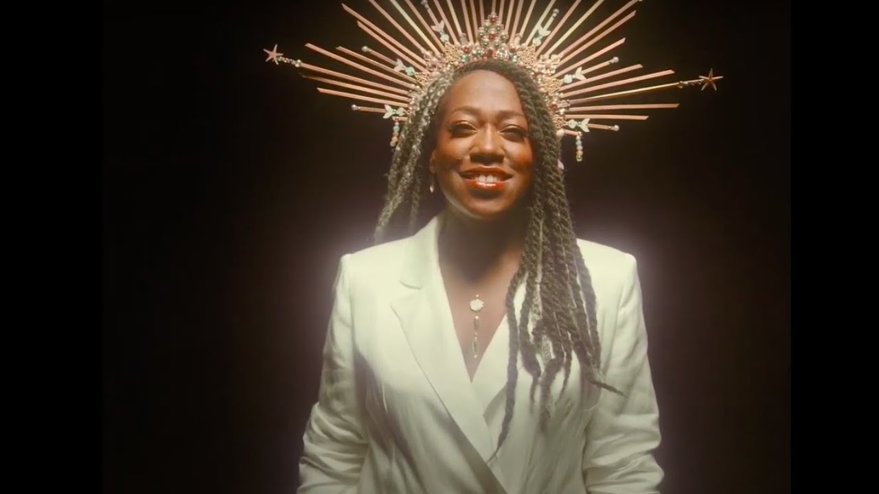 Mélissa Laveaux - LA BALEINE - (Official Music Video) - YouTube