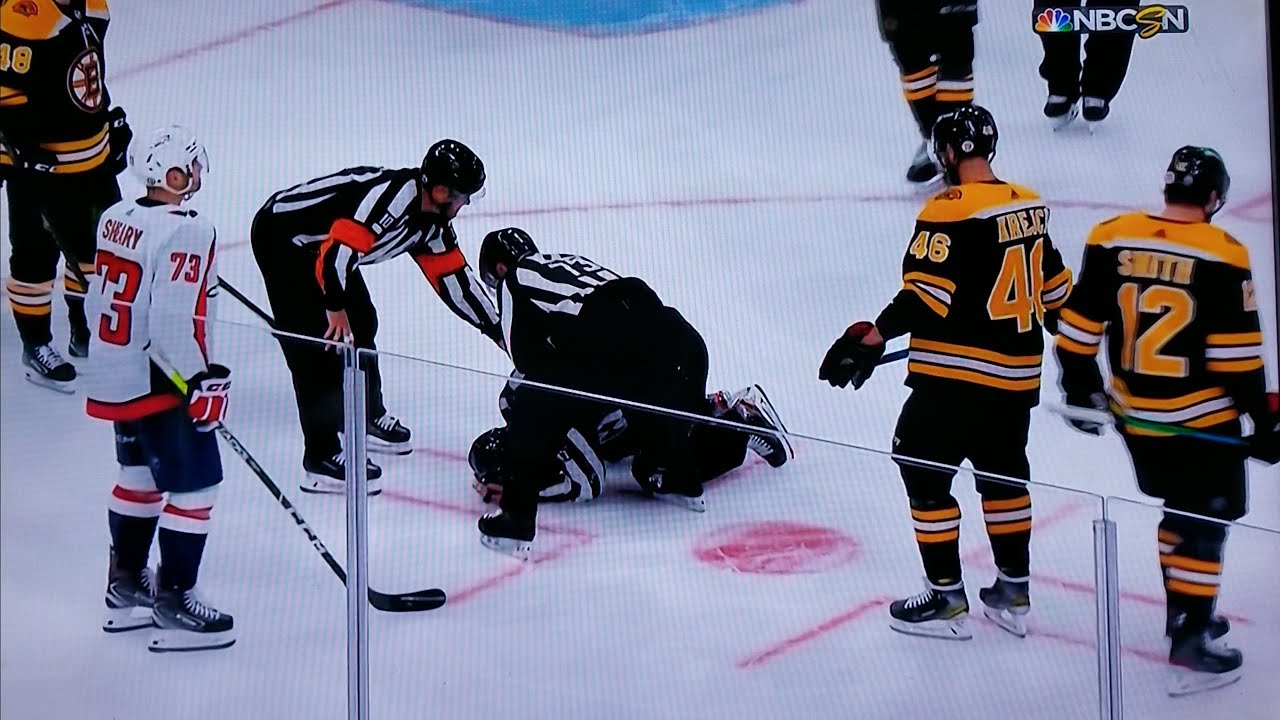 NHL Linesman Devin Berg slewfooted - YouTube