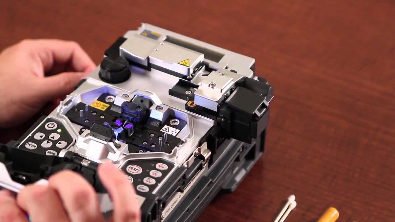 How to clean a S5 Fusion Splicer from Ilsintech - YouTube