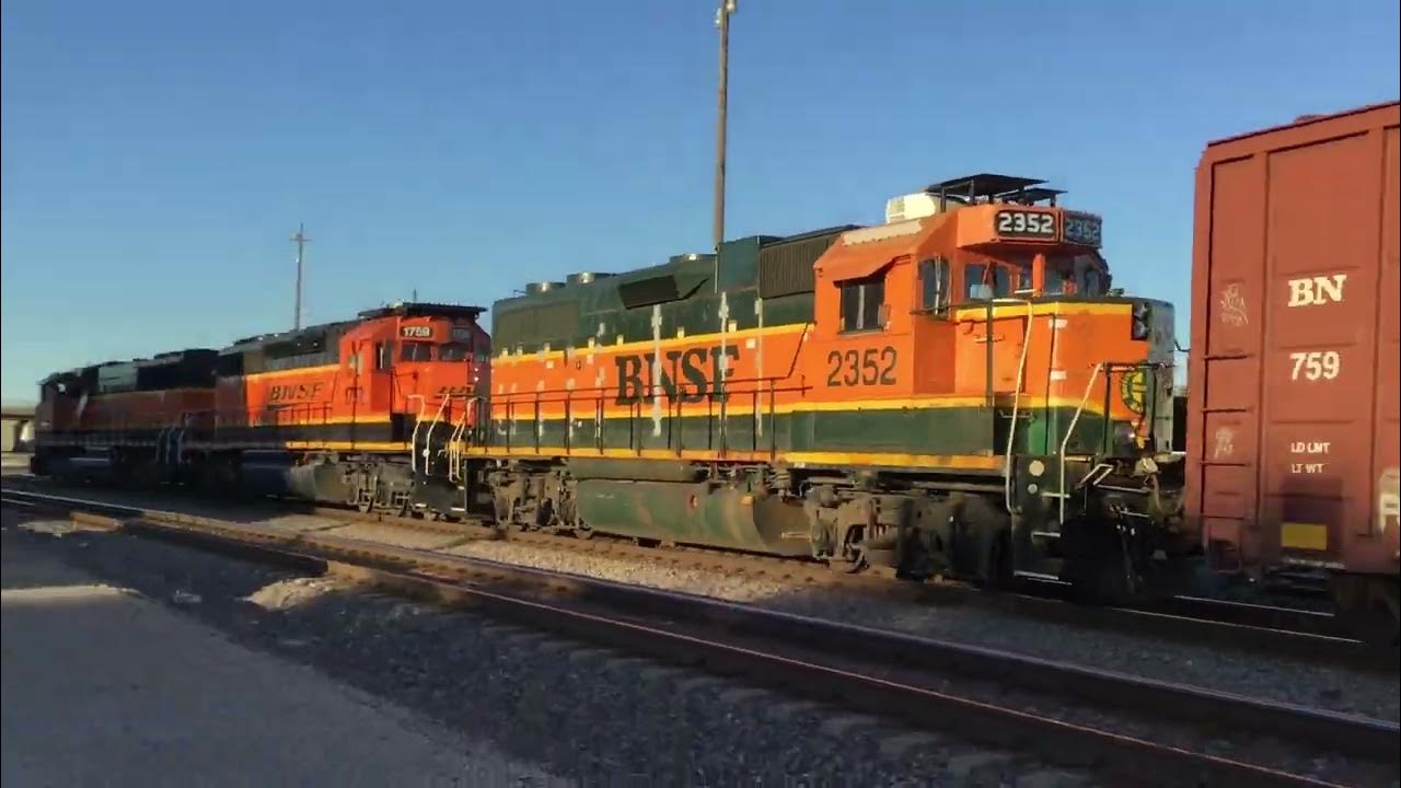 BNSF 1409 (SD60M) leads L-CHI104 through Streator, IL 09/28/22 - YouTube