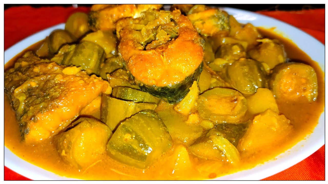 এ গরমে তৈরি করে নিন হালকা পাতলা আলু পটল মাছের একটি রেসিপি...Simple Alu ...