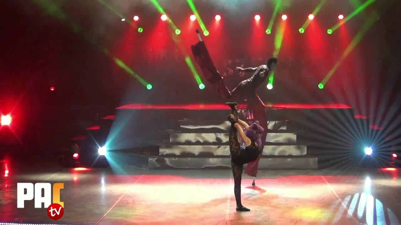 Stilts Dance / Danza en Zancos / Stilts. Port Aventura by Berto Dance ...