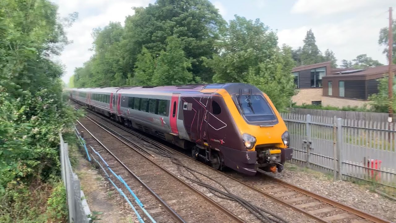 Class 220 Voyager | 220013 + 220020 | Cross Country - YouTube