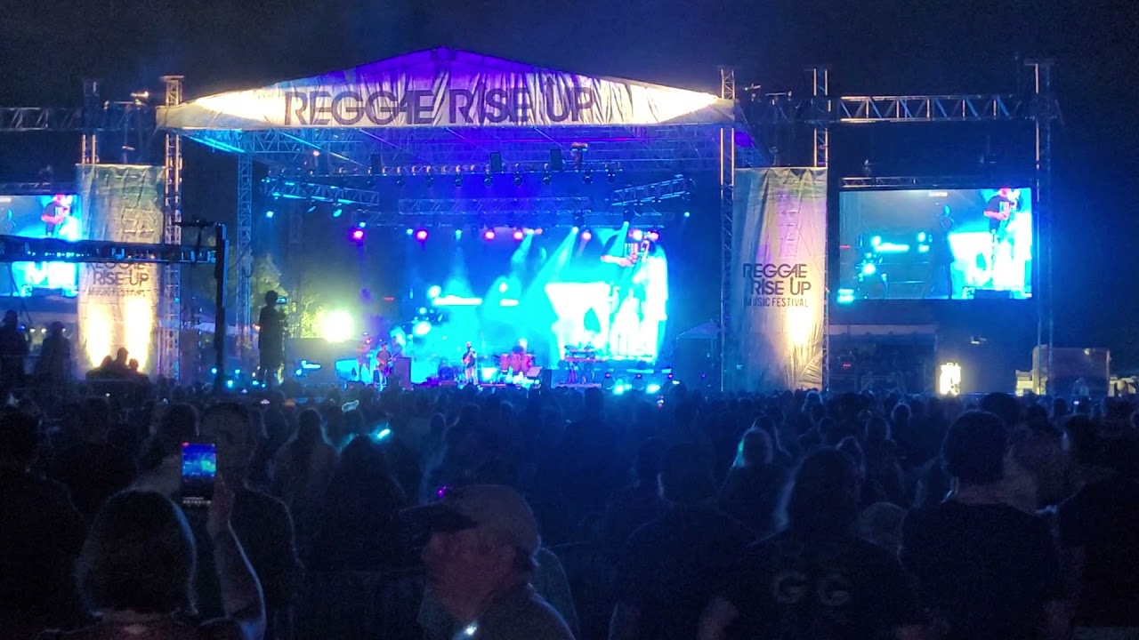 Slightly Stoopid performs "Mona June" with Trish from Hirie (live) at ...