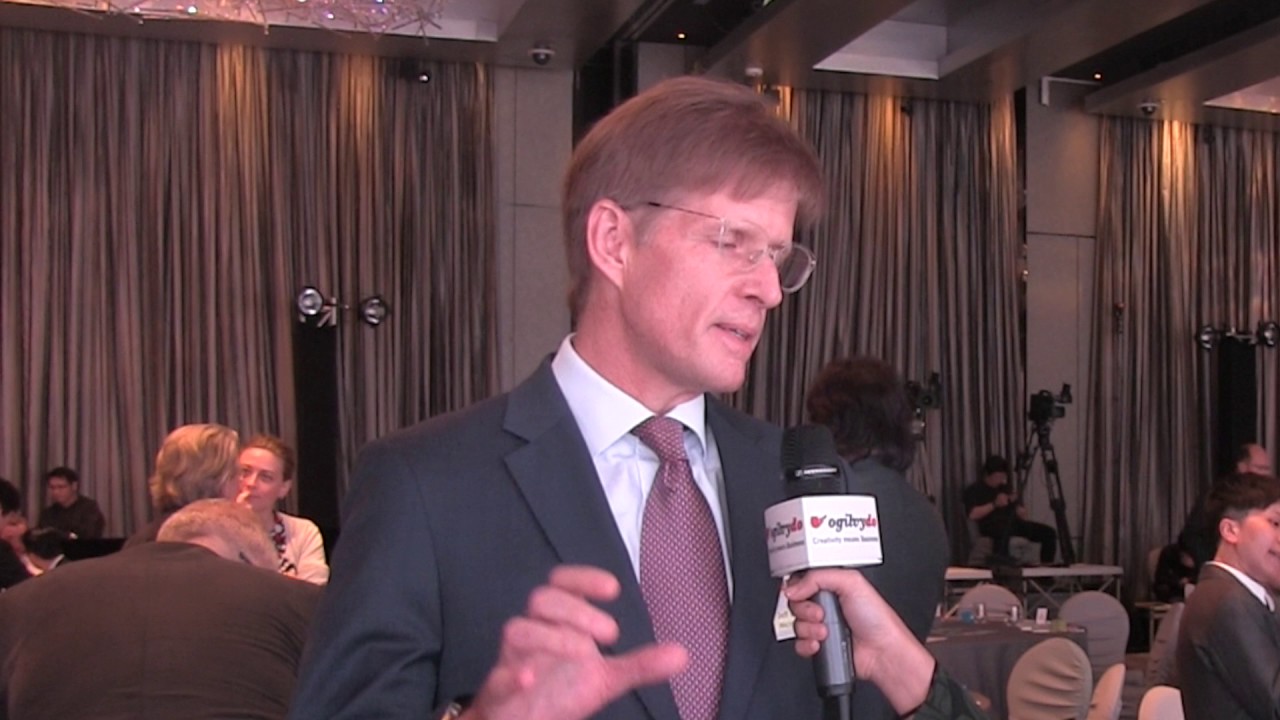 Jeff Bullwinkel #EconPRIDE - YouTube