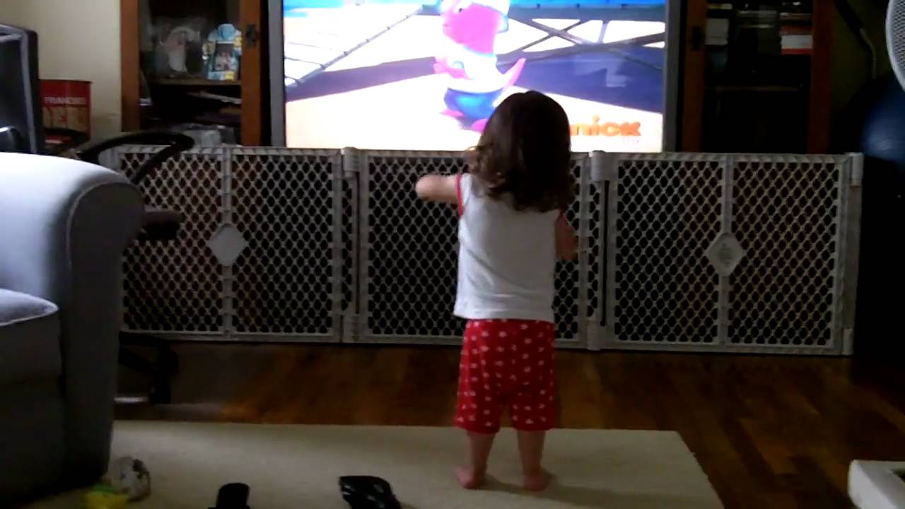 Mystery lifeguard dance - YouTube