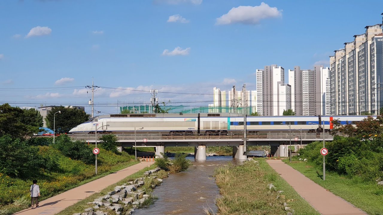 부산발 서울행 KTX 27호기 #108열차 경산역 인근 통과+태풍 힌남노로 인한 지연11분 - YouTube