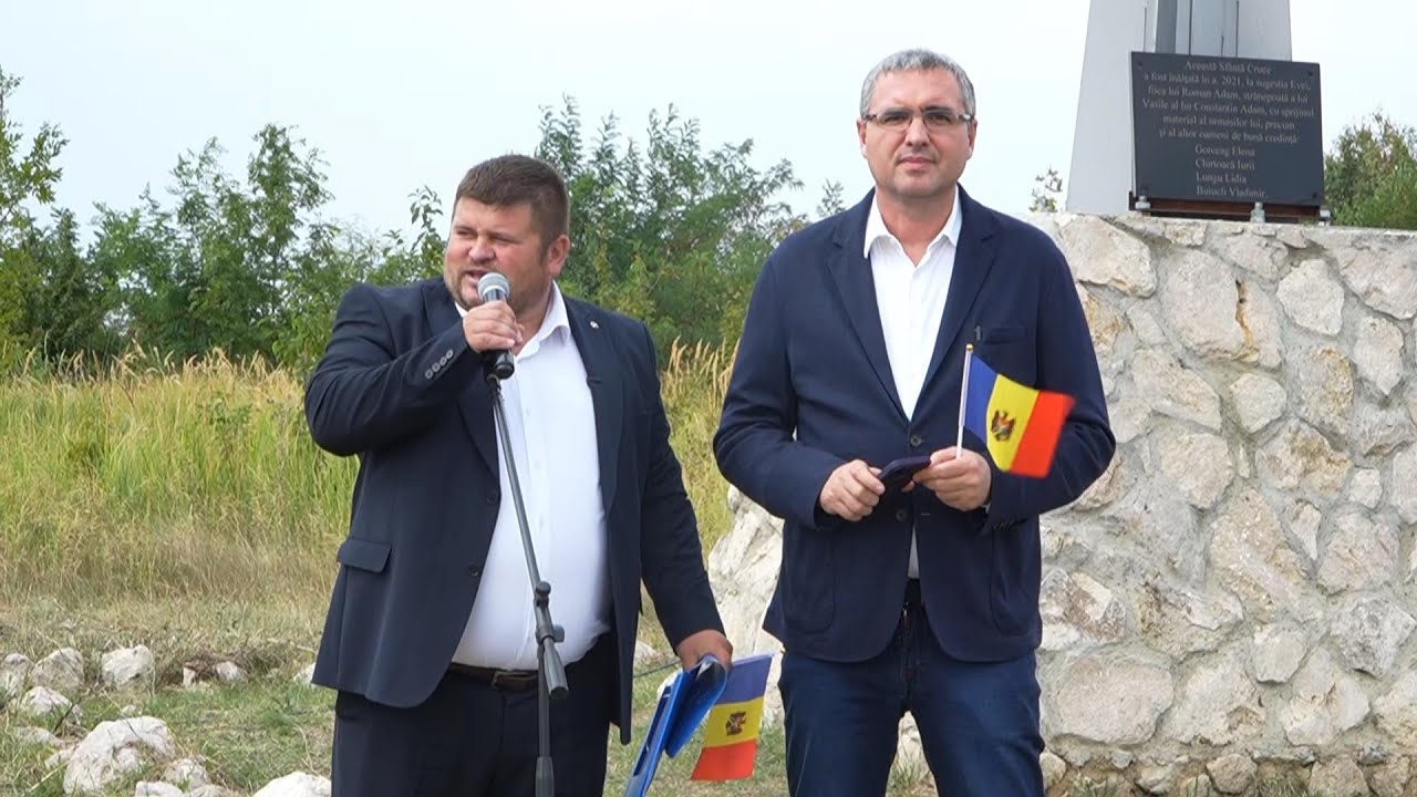 Arborararea drapelului Republicii Moldova pe cel mai înalt loc ...