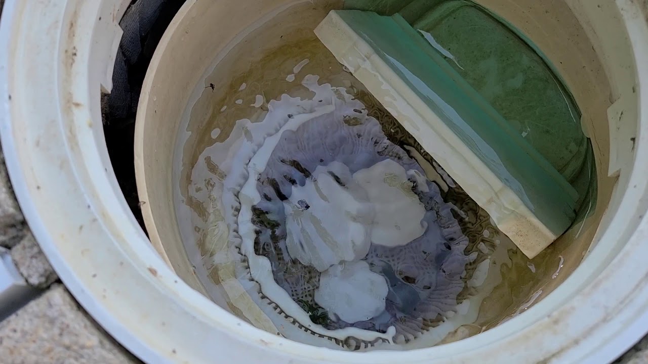 Crappy construction by Anthony sylvan pools - YouTube