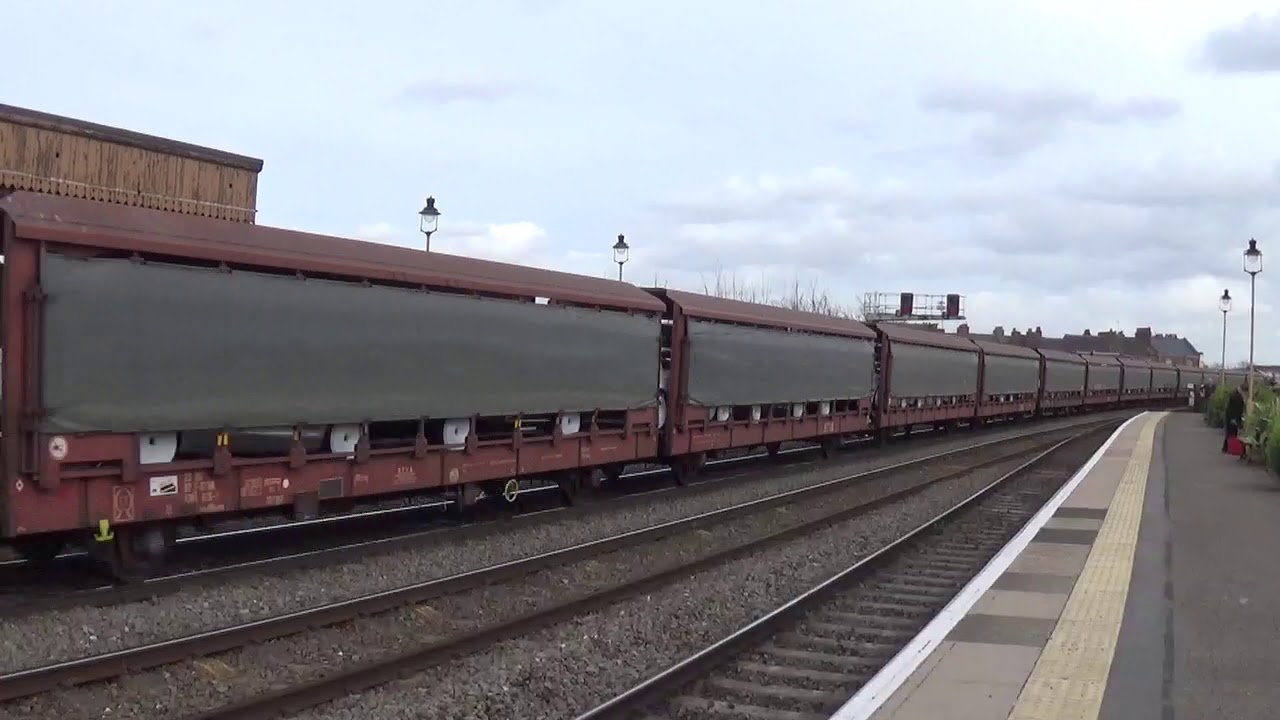 Trains @ Leamington Spa- Jaguar Land Rover Freight Working - YouTube