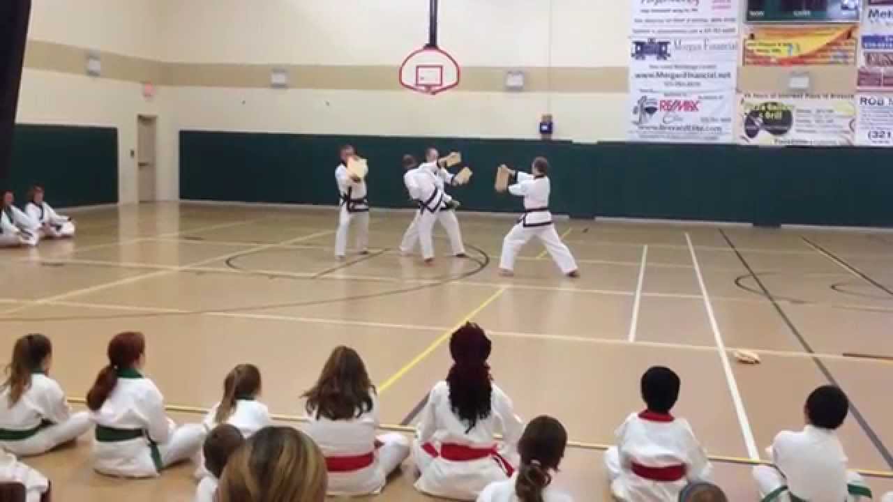 Roundhouse/Side/Short Back Spinning Kick Break (Kyok Pa) - YouTube