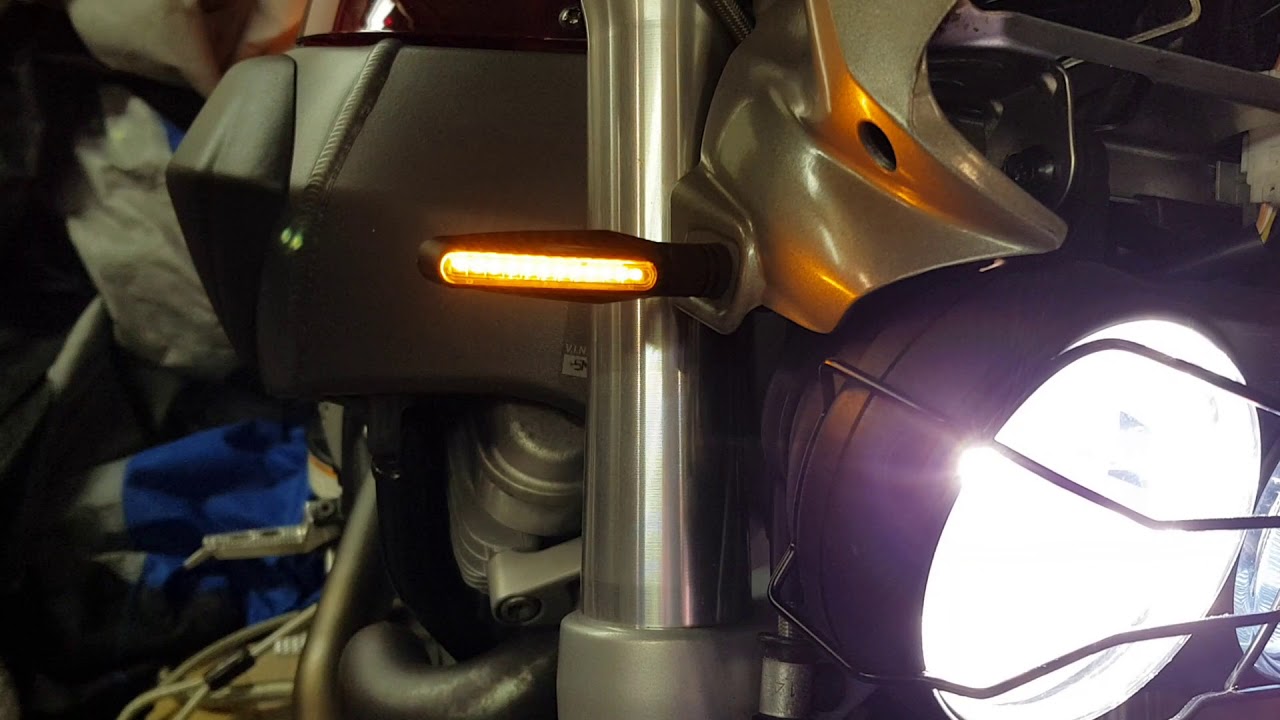 Flowing led indicators Buell xb12scg - YouTube