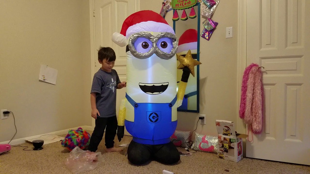 Minion 5ft inflatable Kevin - YouTube