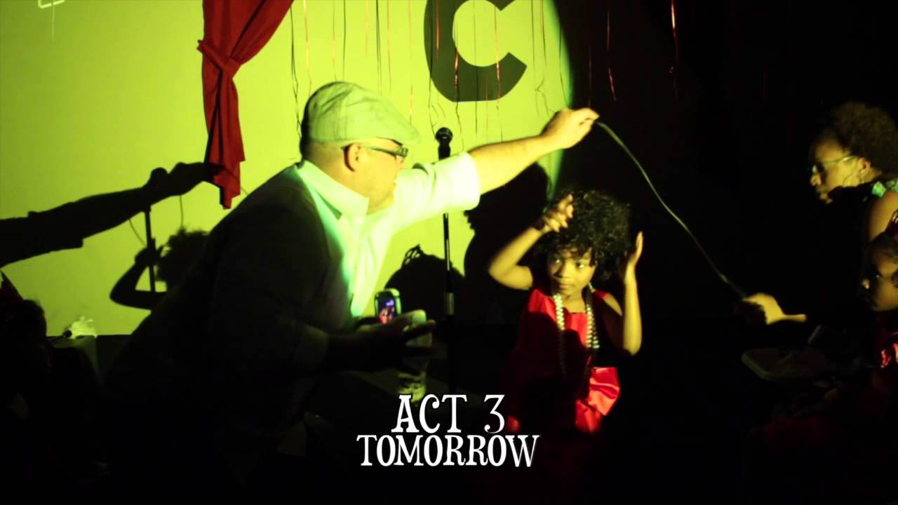 TOMORROW--from 2014 Annie Movie Soundtrack - YouTube