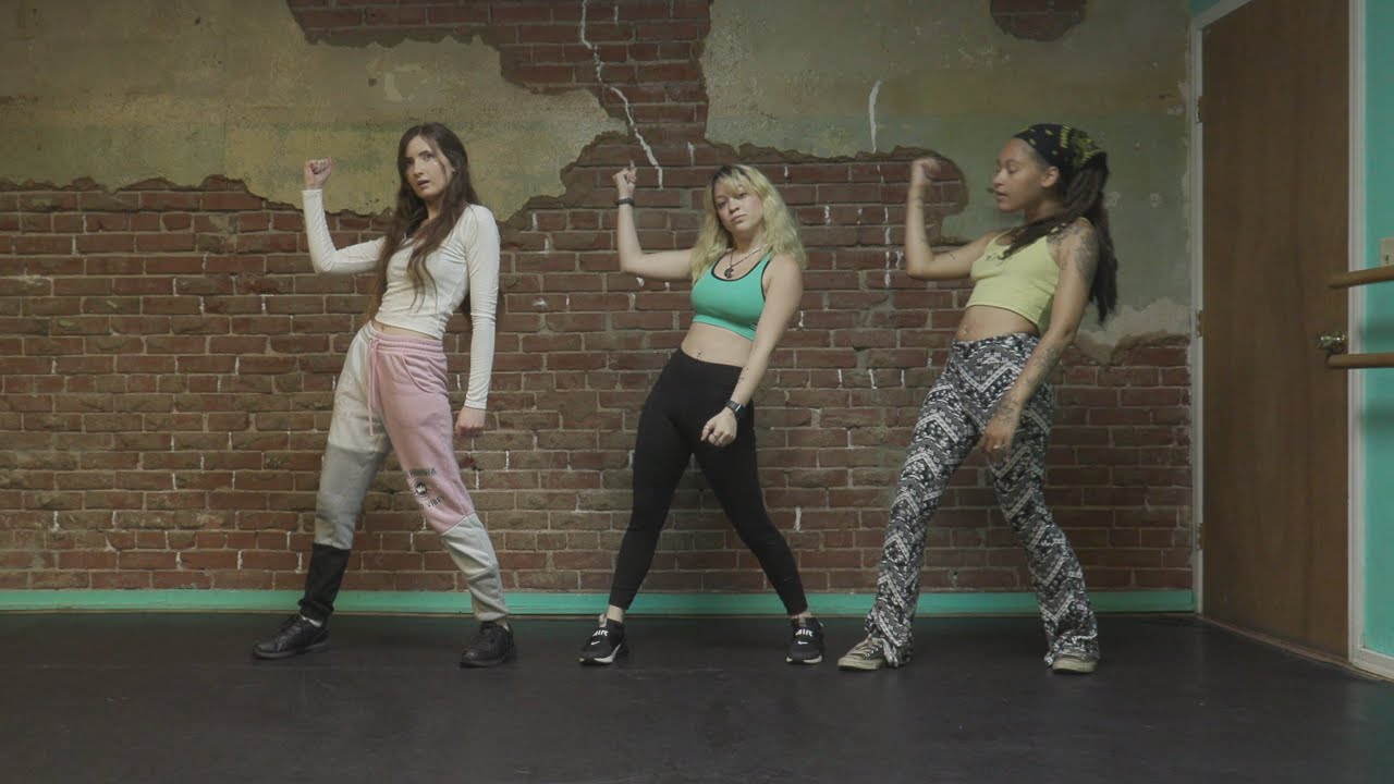 Dear Daisy "Daylight" Dance Practice - YouTube