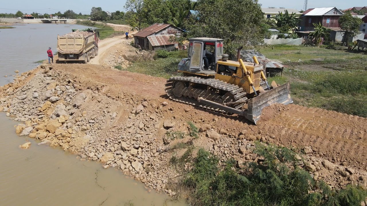 Wonderful The Best Road construction Mighty Bulldozer Working Pushing ...