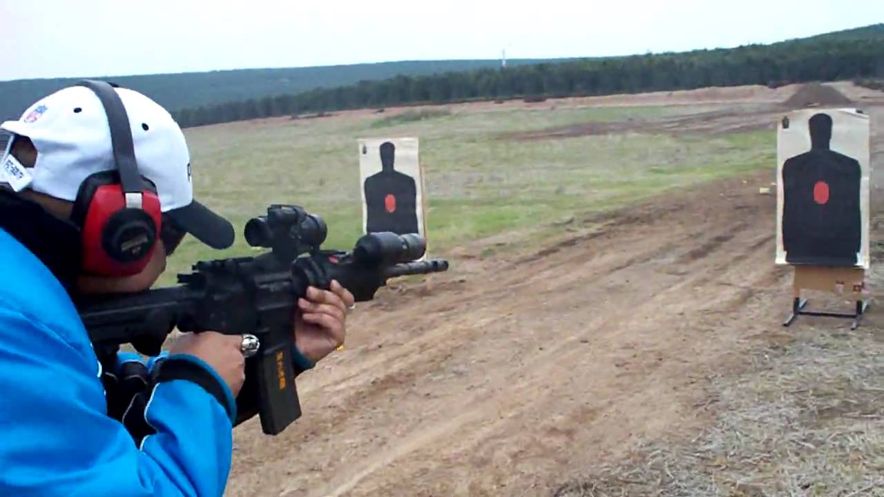 Shooting AR-15 Full auto - YouTube