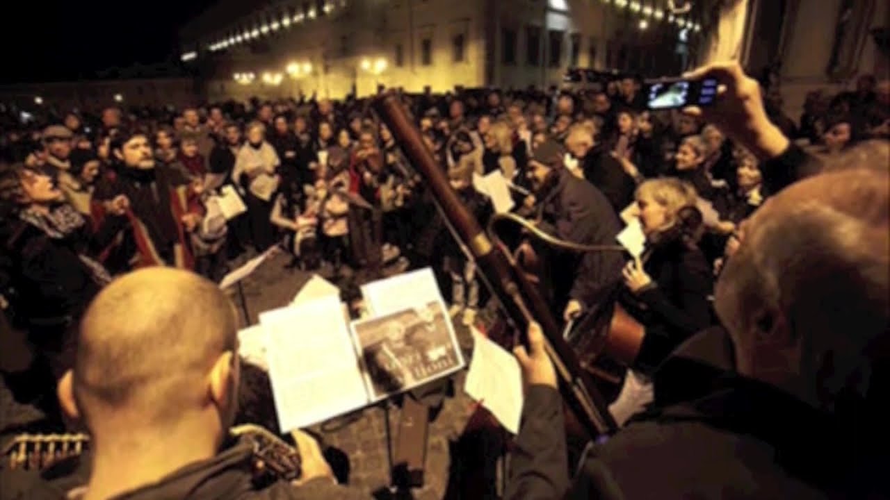 Berlusconi Messiah si dimette: Hallelujah! - Handel in piazza dir. Ton ...