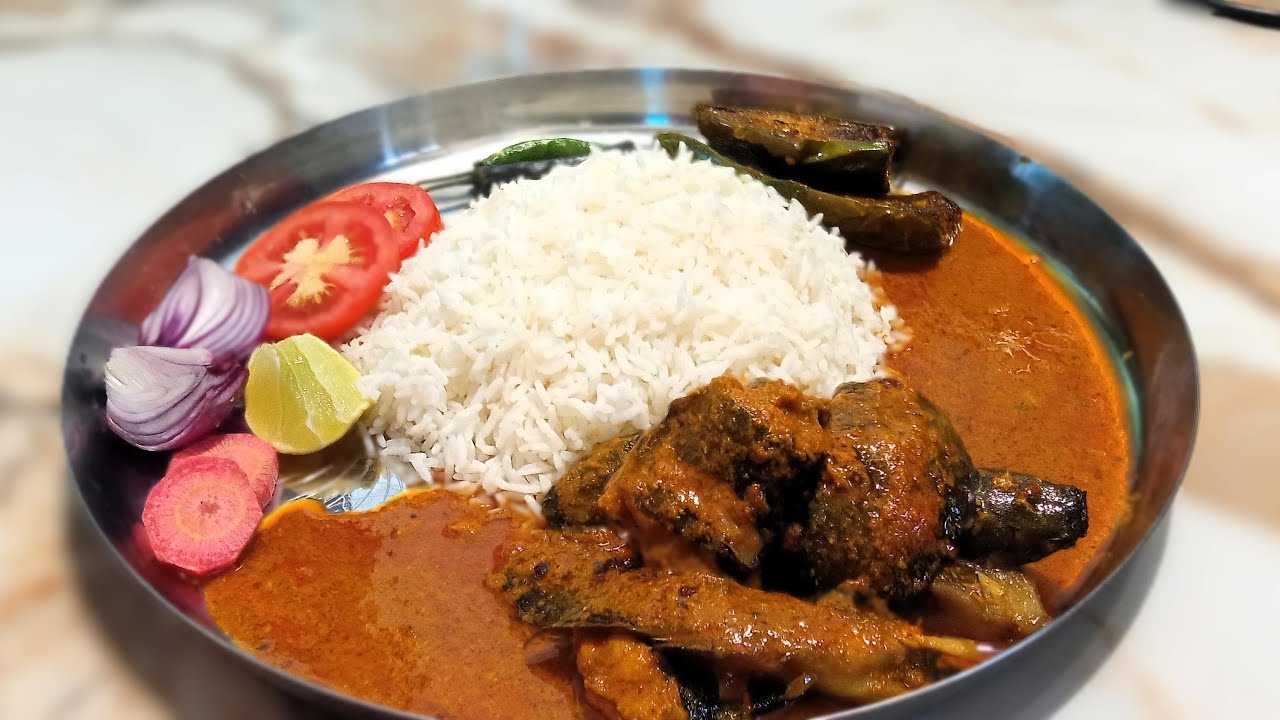 Singhi Mach Bhapa | সিংগি মাছ ভাপা | বাড়িতে বাংলা রান্না | Traditional ...