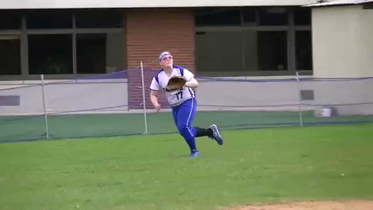 Great catch followed by a knock down knee sprain - YouTube