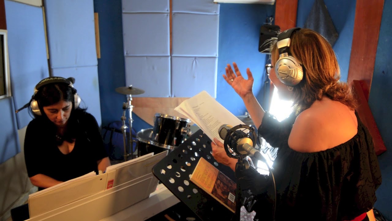 Raíz / Idilio Muerto - Ania Paz / César Vallejo - YouTube