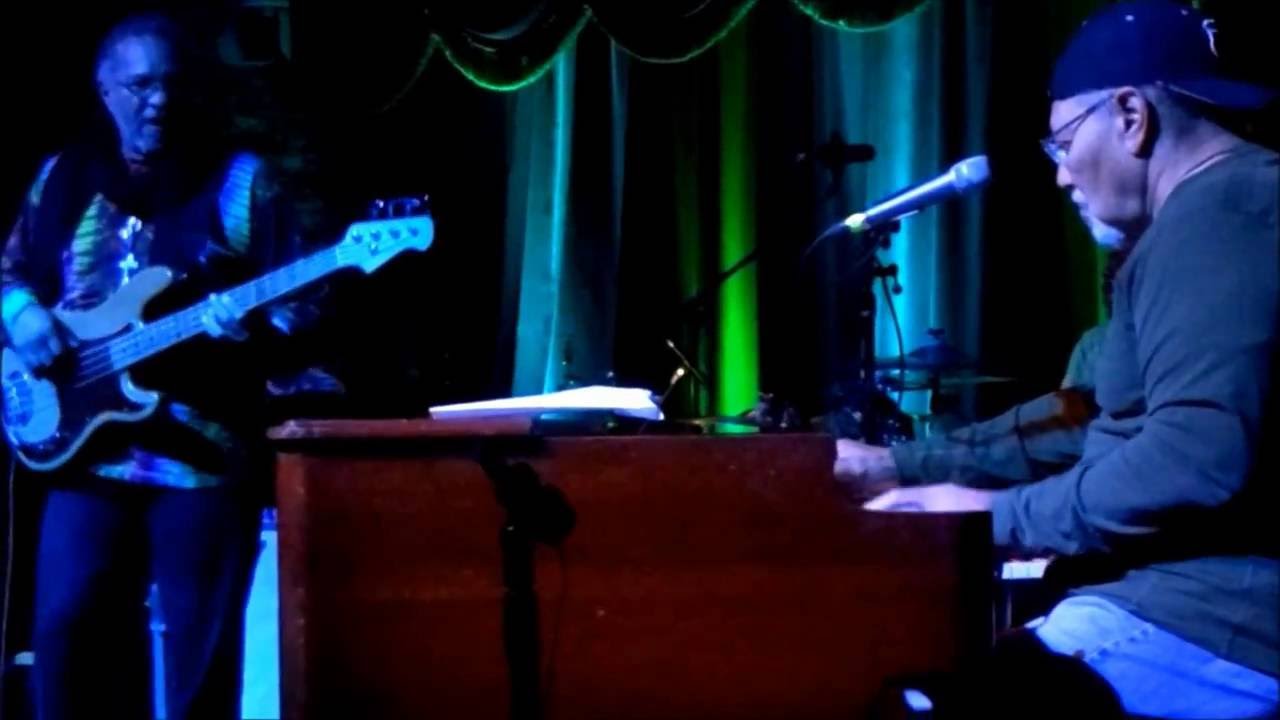 funky Meters - Chicken Strut/Handclapping Song - YouTube