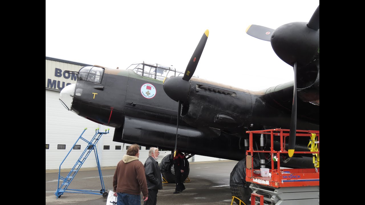 Nanton Lancaster Startup & Museum Tour (2016) - YouTube