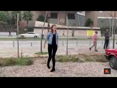 Boşanma kararını Erik Dalı oynayarak kutladı