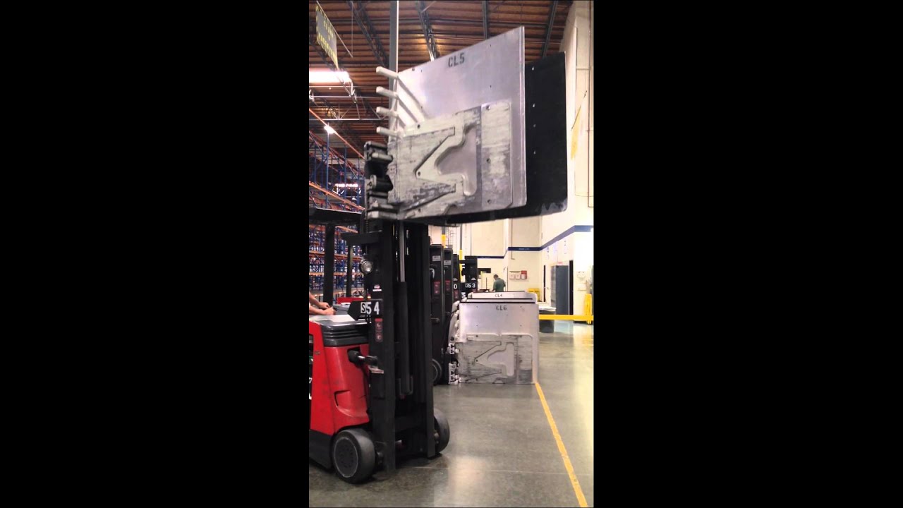 Lot 25 Raymond R35-C35TT Electric Forklift with Clamp Attachment - YouTube