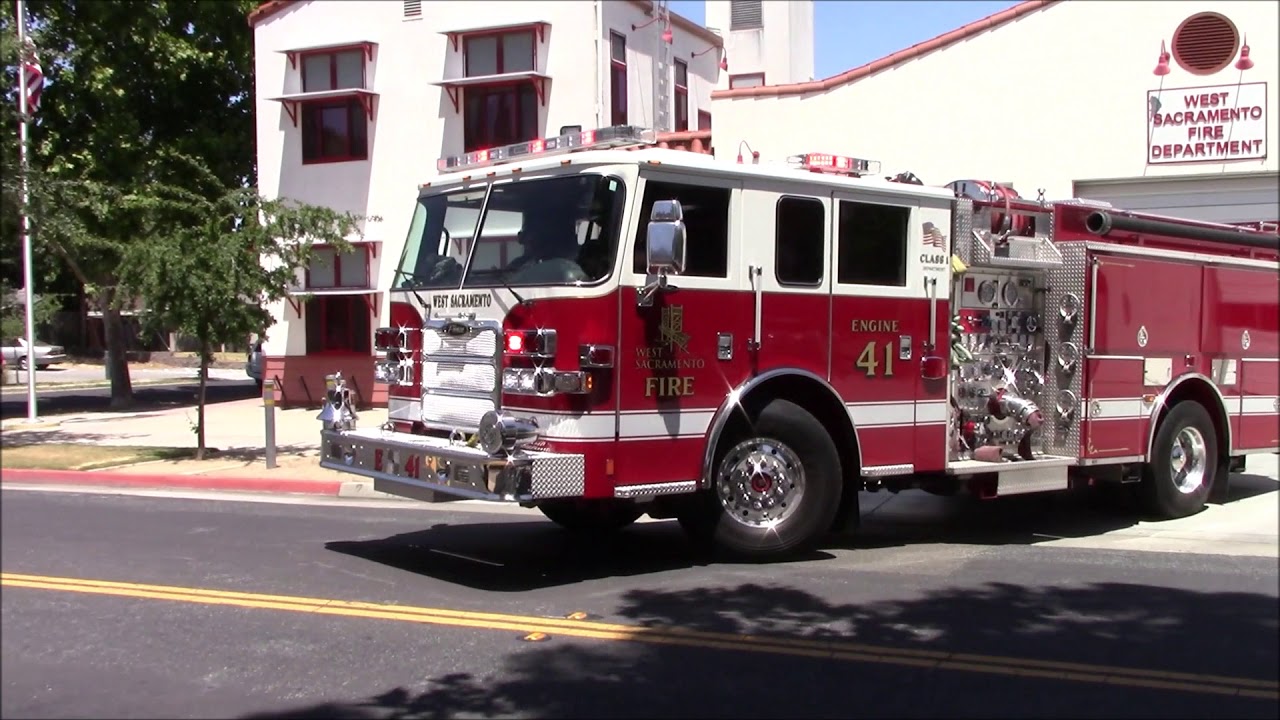 West Sacramento Fire Dept. Engine 41 Responding Code 3 With Bell - YouTube
