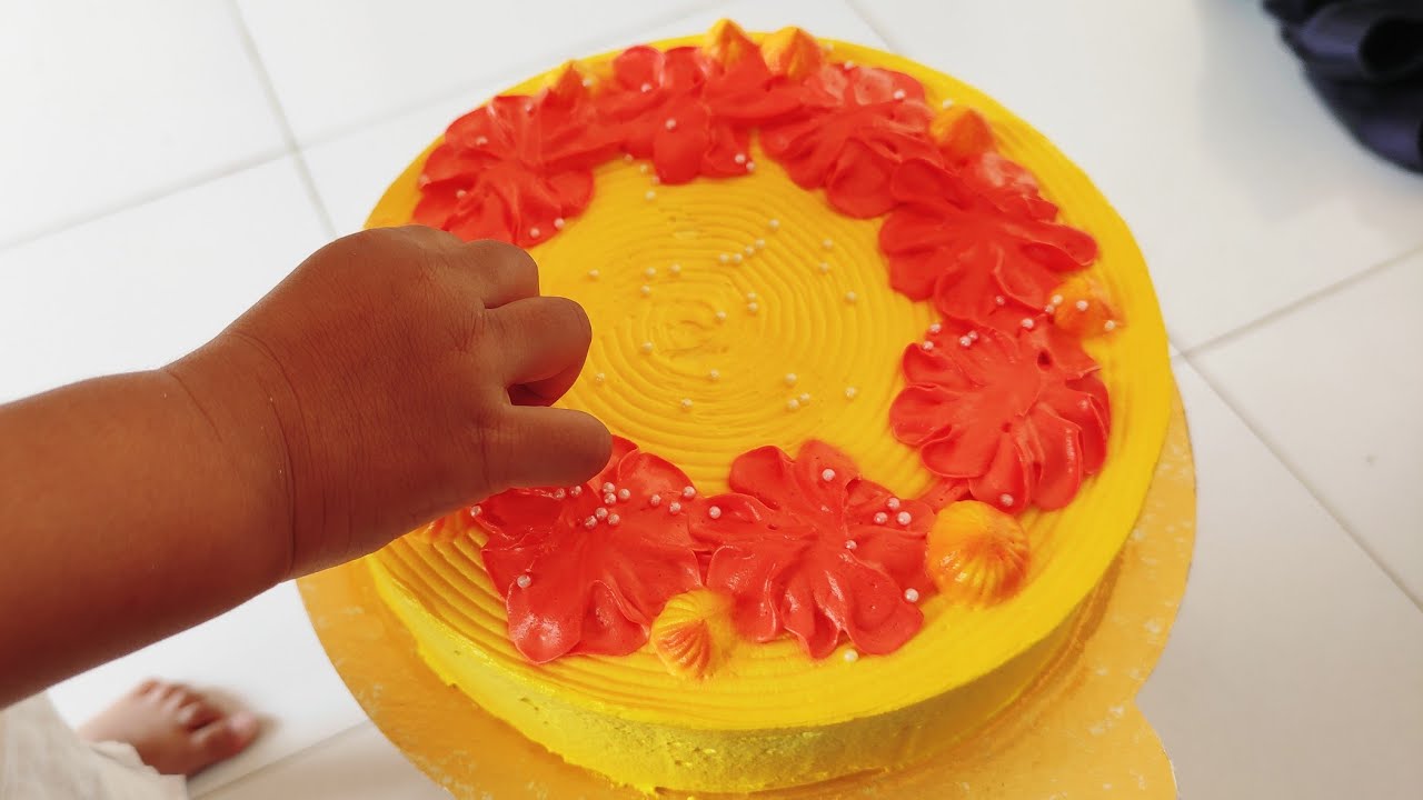 Vanilla Flavor Gay Haldi Cake Recipe - YouTube