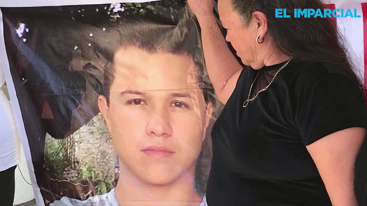 Condenan a ex policías por muerte de Genaro - YouTube