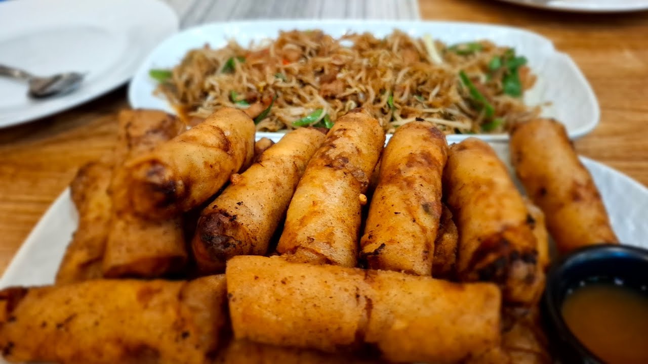 CHICKEN LUMPIA WITH SHRIMP AND BEAN SPROUT FOR OUR DINNER - YouTube