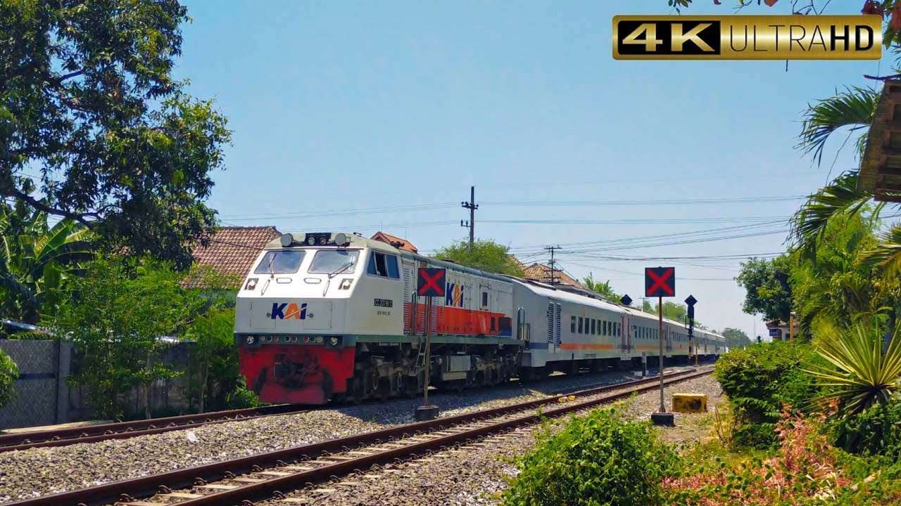 CC 203 98 10 SDT feat KA 454 Commuter Line SUPAS | Pasuruan - Surabaya ...