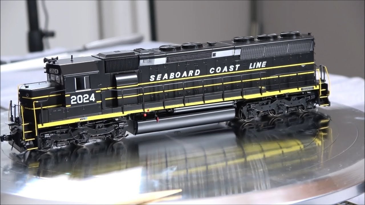 Review: ScaleTrains.com EMD SD45 w/DCC and ESU LOKSound - YouTube