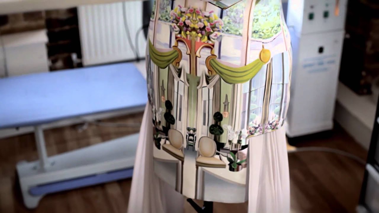 Ballgowns: British Glamour Since 1950 - Oriole Cullen and Sonnet ...
