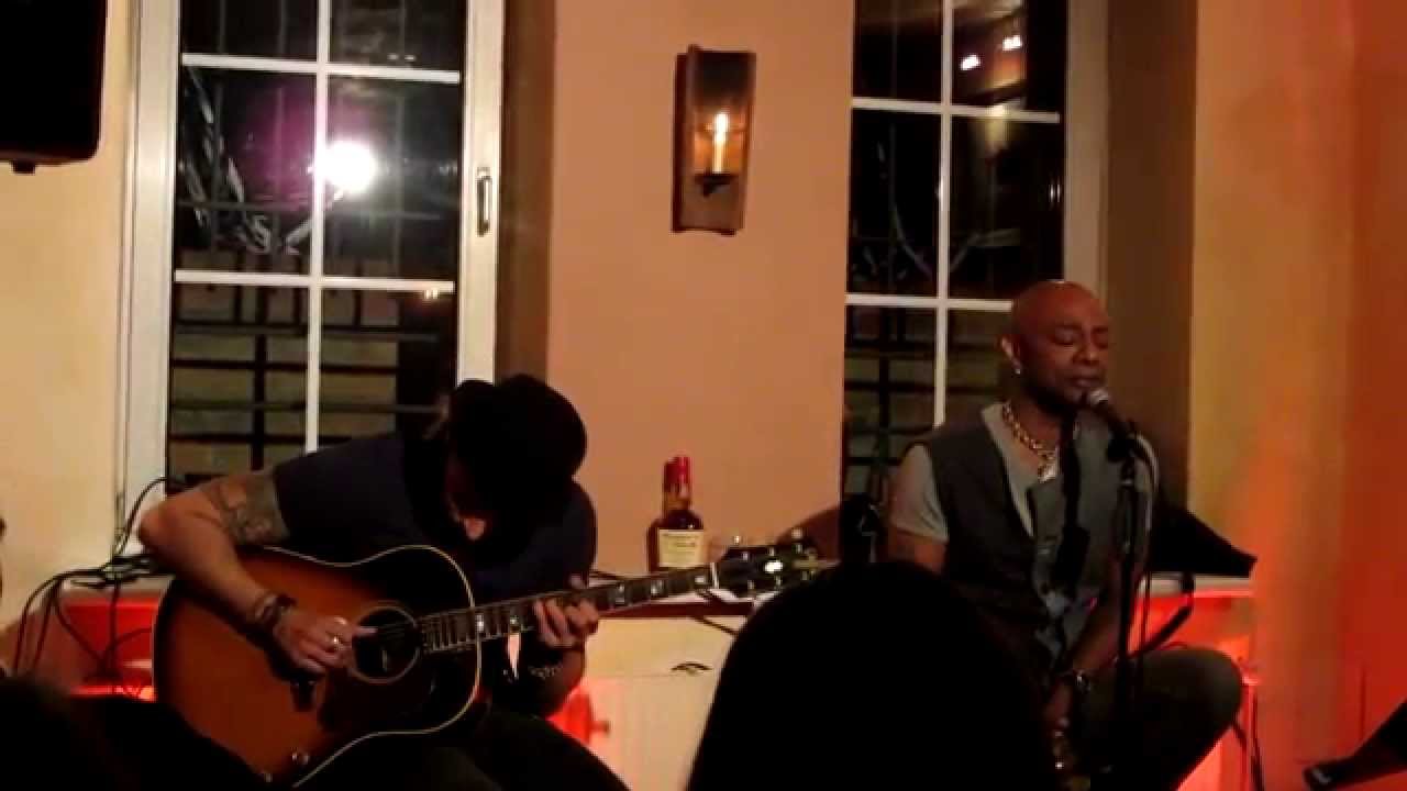 PERCIVAL Duke *here comes the rain again* Castillo H - YouTube