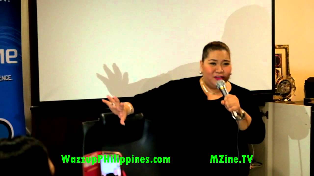 Janice Javier Singing at the Blogcon - YouTube