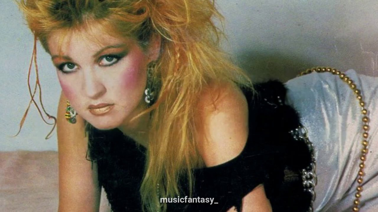 Girls just want to have fun - Cyndi Lauper (Sub español) - YouTube
