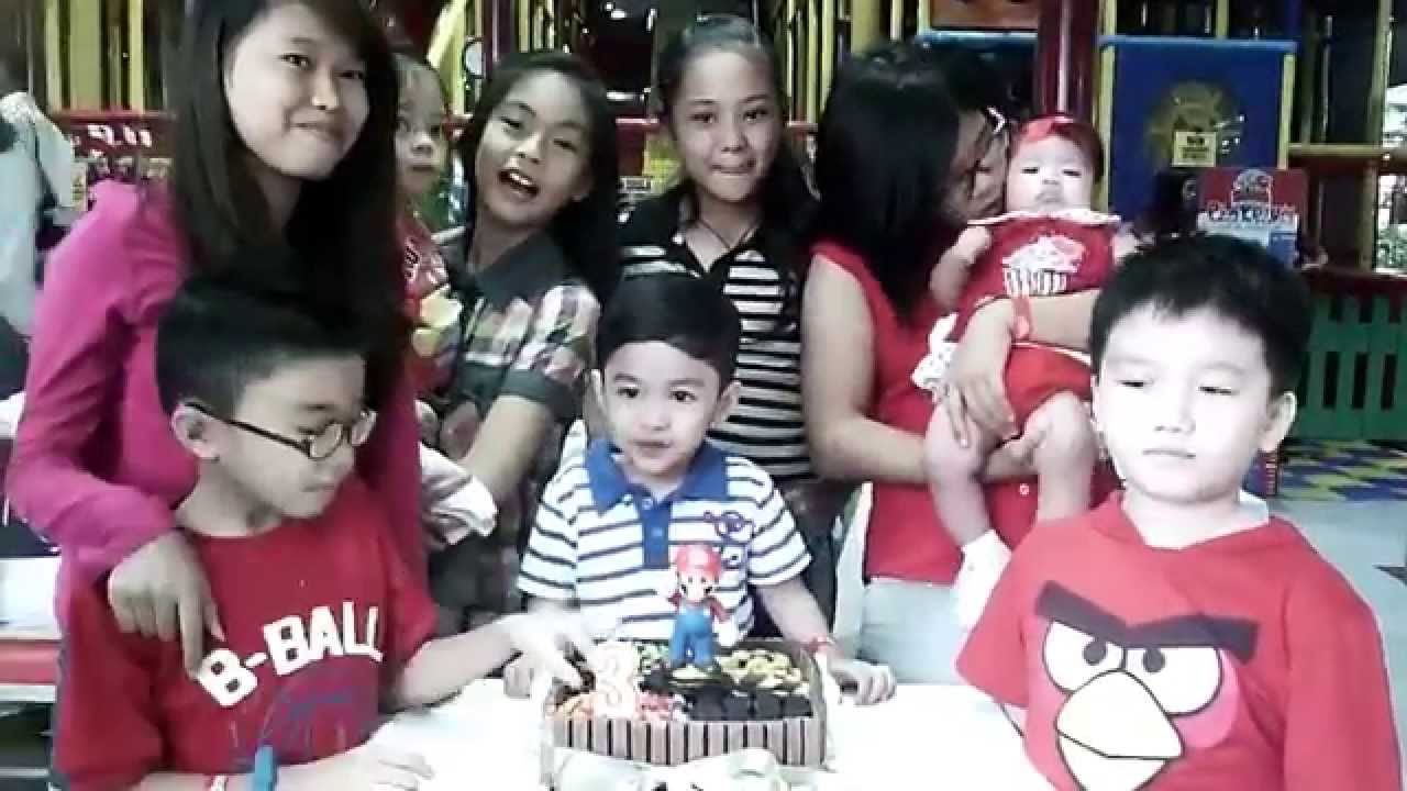 axel turns 3 - YouTube