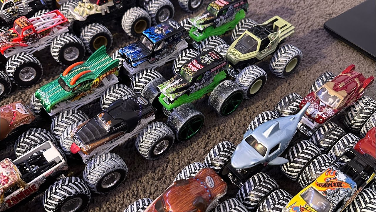 Monster Jam Holiday Racing Season #5 Event #1! - YouTube