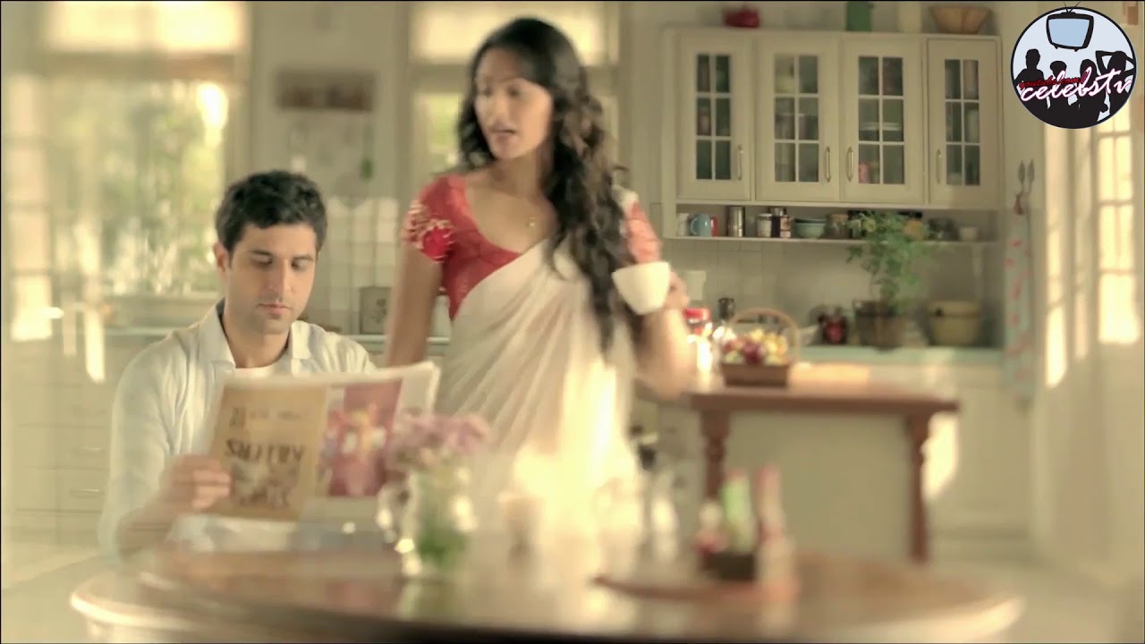 Pallavi Subhash Hot and Sexy Deep Navel in Saree - YouTube