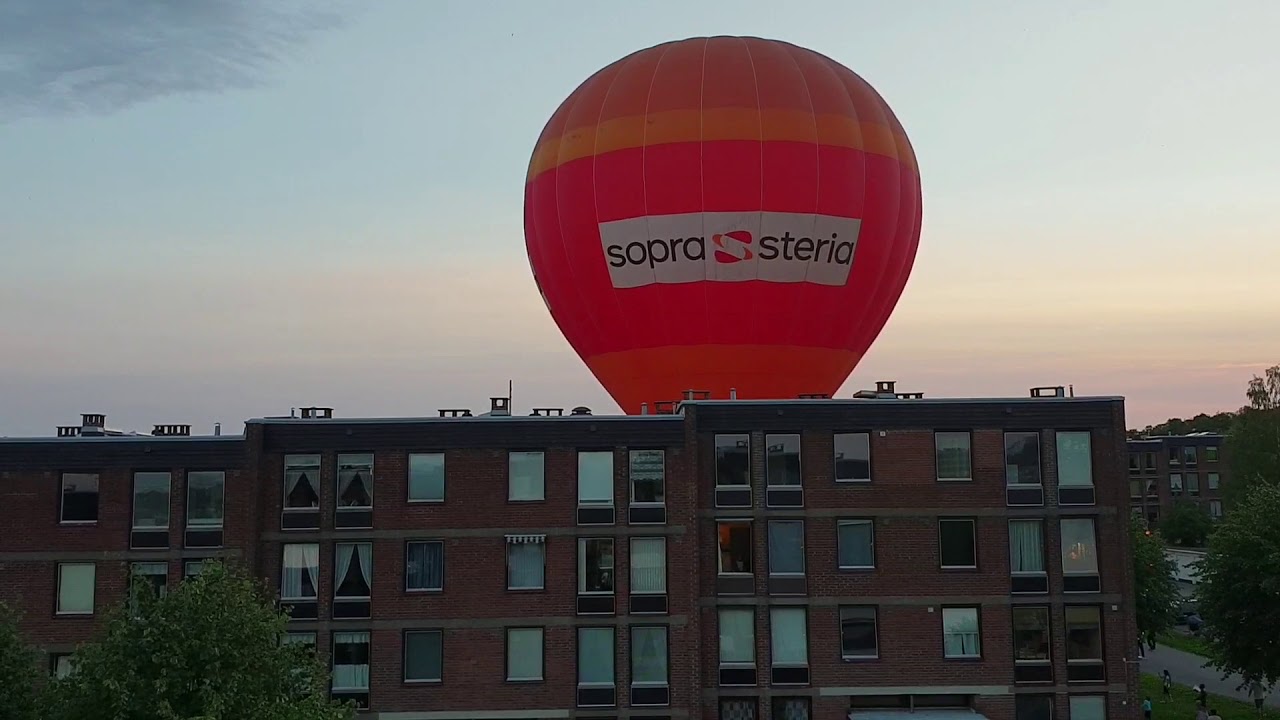 Hot air balloon over Linderud in Oslo, Norway - YouTube